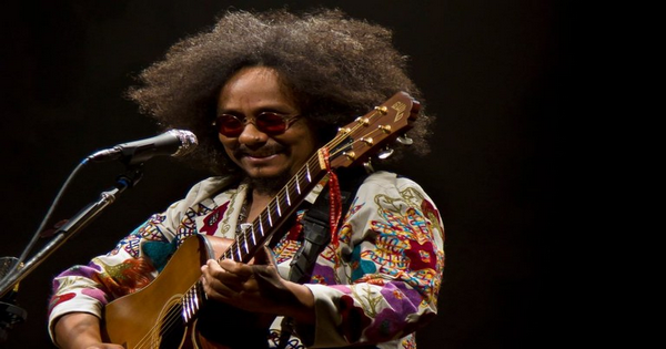 O cantor Chico Cesar se apresentará em Crato no próximo dia 26 de abril