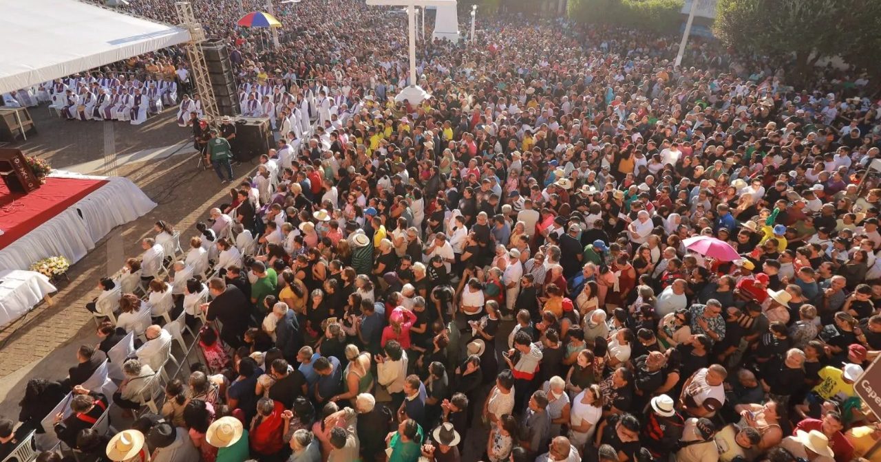 Romaria pelos 91 anos da morte de Padre Cícero acontece de 17 a 20 de ...